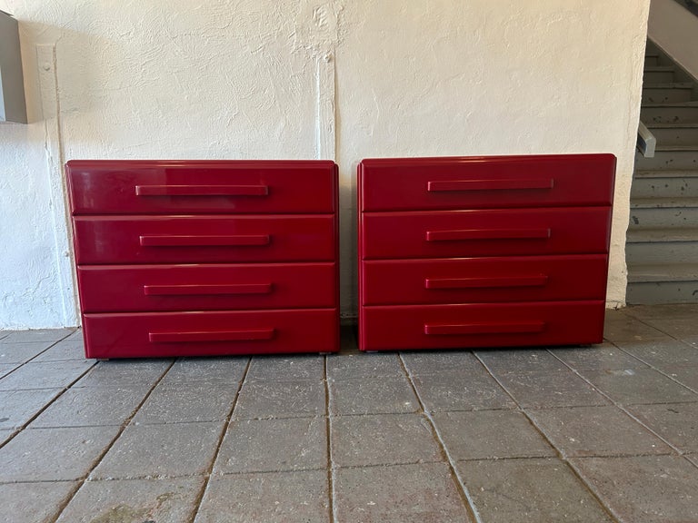 Pair of Mid-Century modern design Russel Wright Red lacquer 4 drawer ...