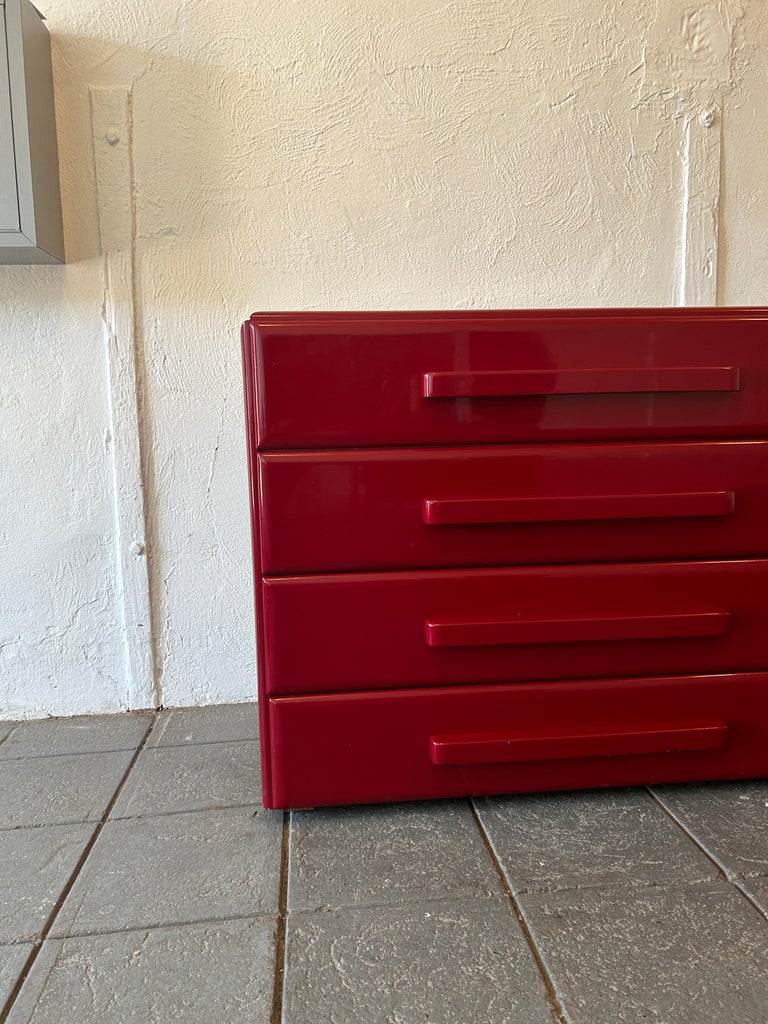 Pair of Mid-Century modern design Russel Wright Red lacquer 4 drawer ...