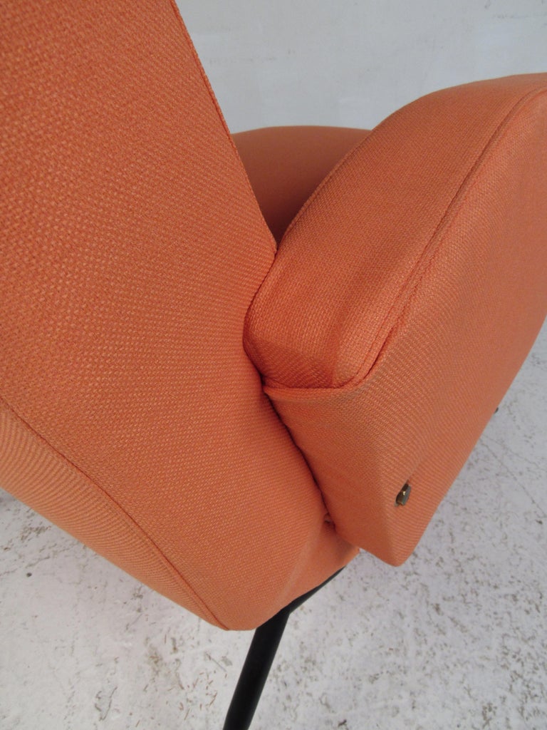 Pair of Mid-Century Modern Italian Lounge Chairs at 1stDibs