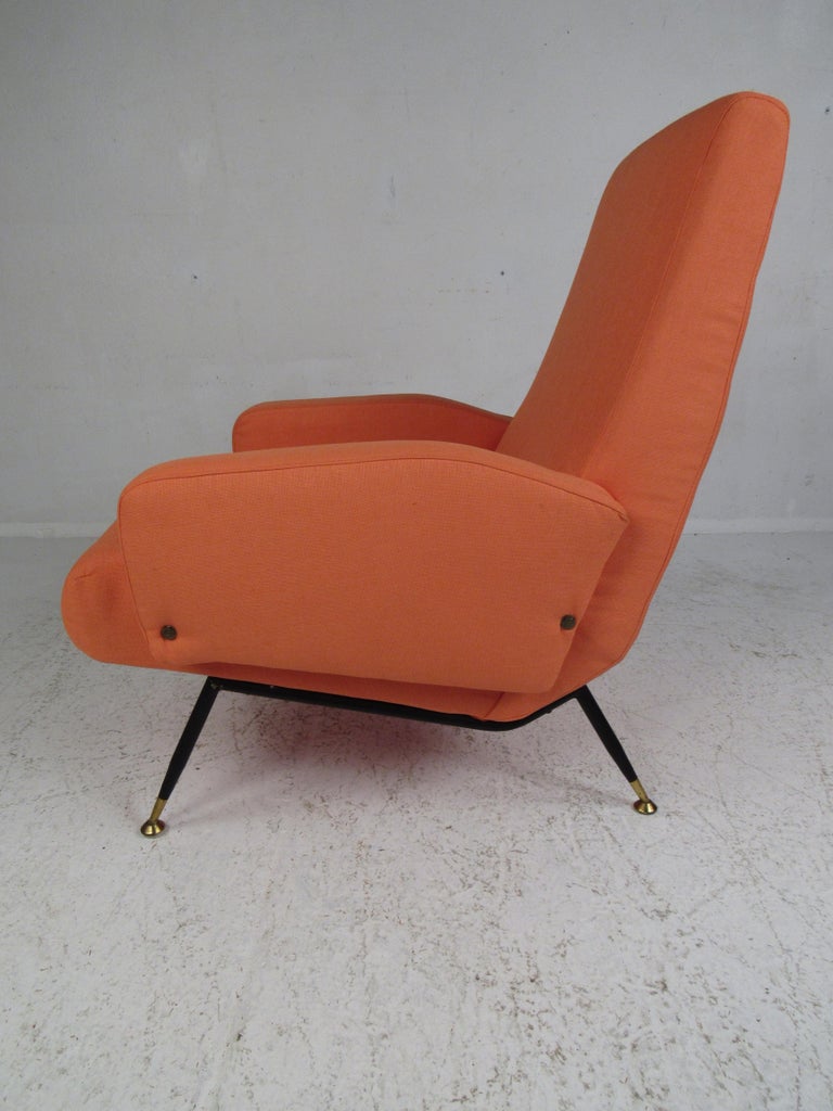 Pair of Mid-Century Modern Italian Lounge Chairs at 1stDibs