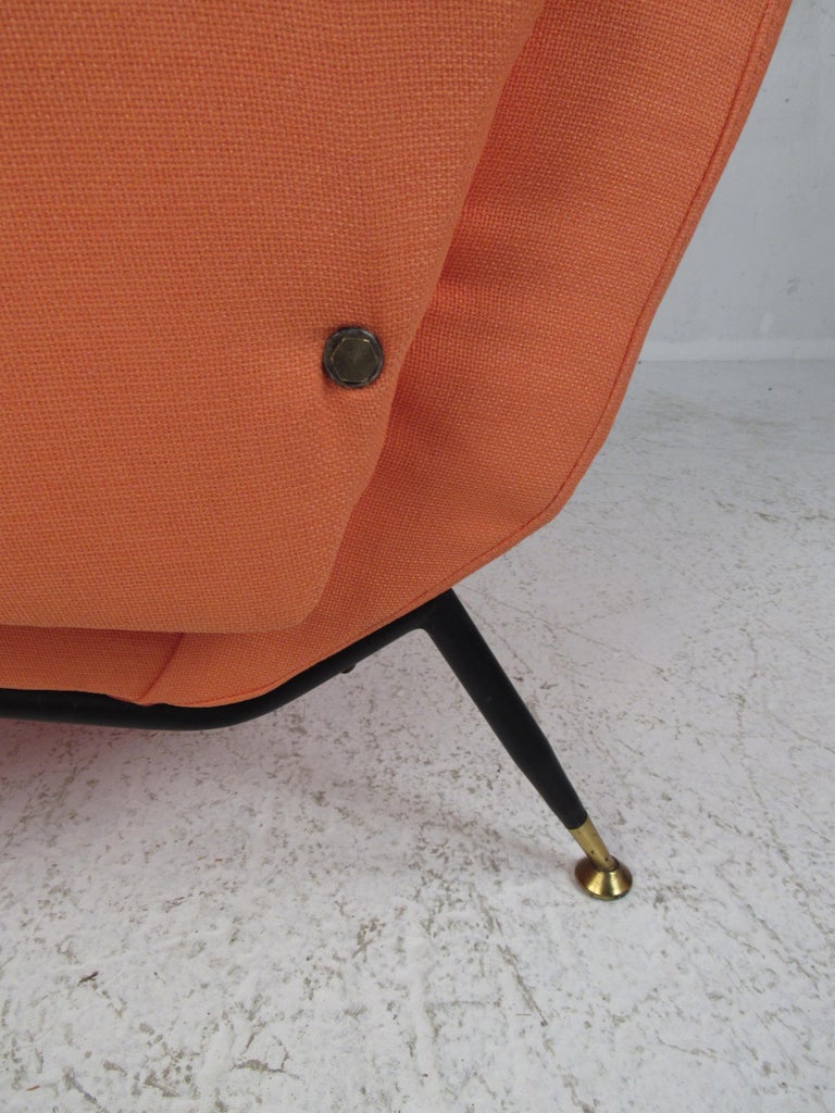 Pair of Mid-Century Modern Italian Lounge Chairs at 1stDibs