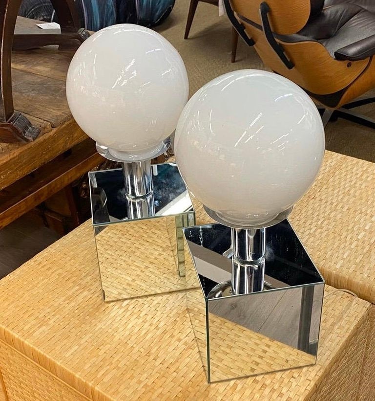 Pair of Mid-Century Modern Lamps with Mirror Bases For Sale at 1stDibs
