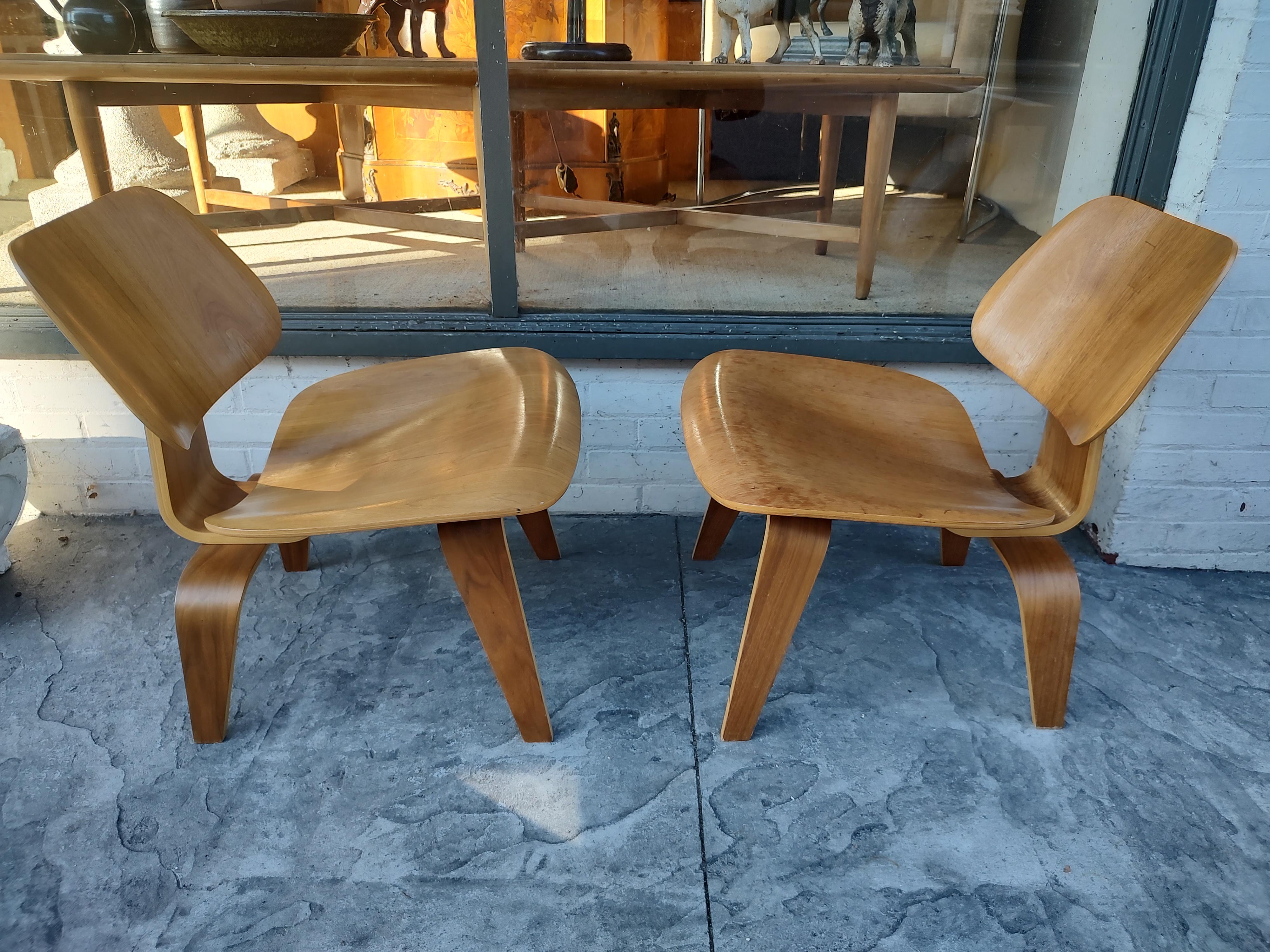Pair of Mid Century Modern LCW Lounge Chairs by Eames for Herman Miller ...