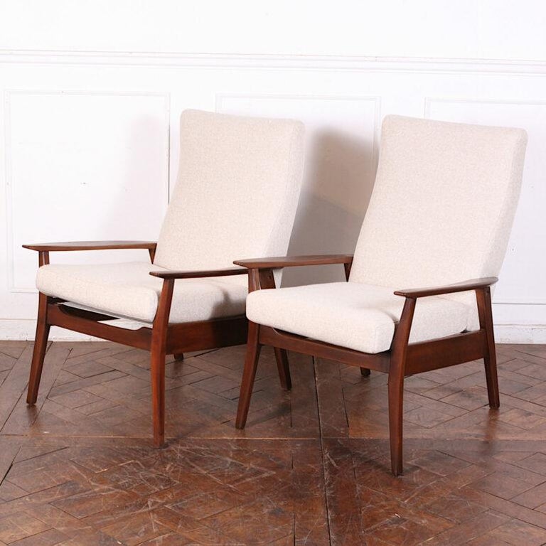 Pair of Mid-Century Modern Lounge Chairs For Sale at 1stDibs