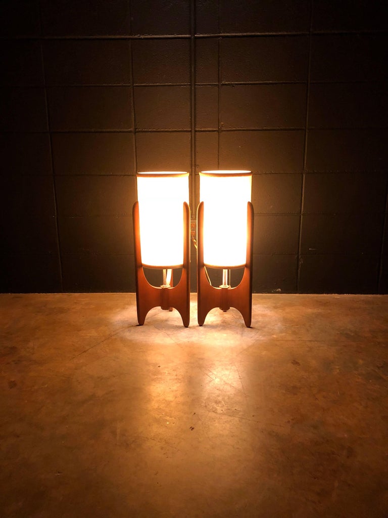Pair of Mid-Century Modern Sculpted Walnut Table Lamps by Modeline at ...