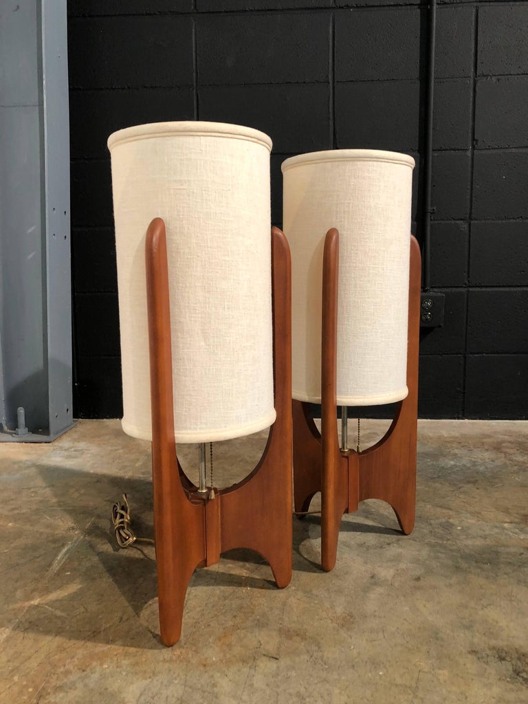 Pair of Mid-Century Modern Sculpted Walnut Table Lamps by Modeline at ...