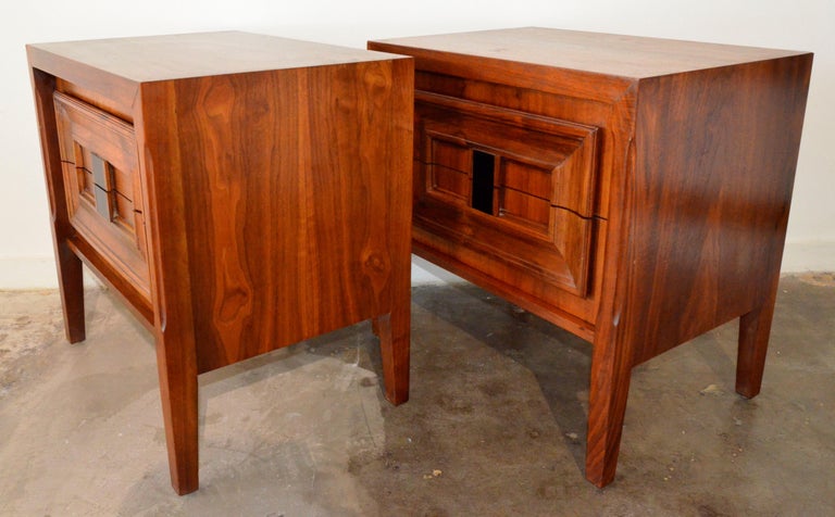 Pair Mid-Century Modern Walnut Veneer and Burl Wood Bedside Nightstands ...