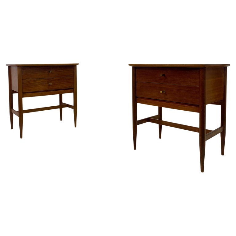 Pair of Mid Century Teak Bedside Tables For Sale at 1stDibs
