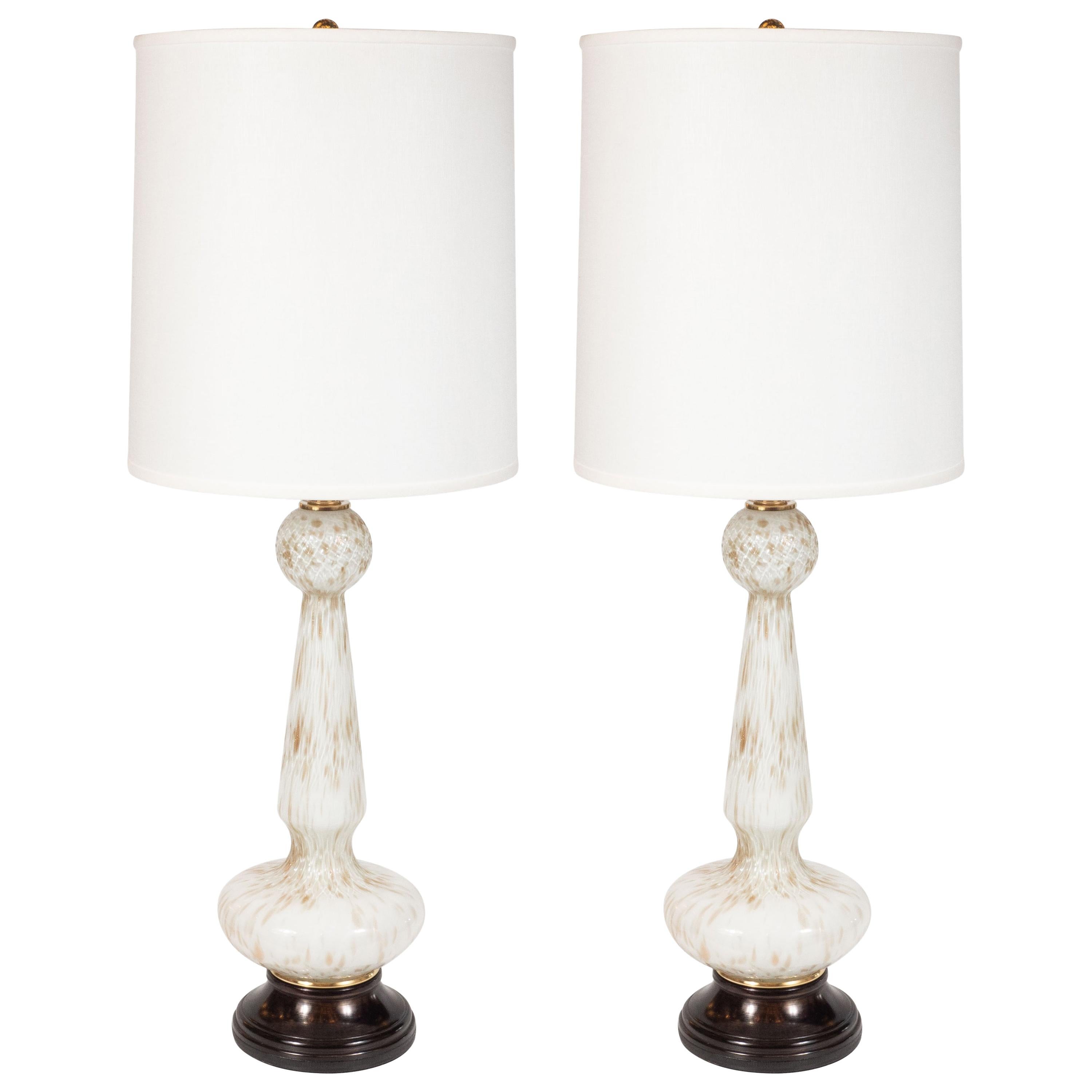 New York, Sculpted Contemporary Table Lamp, White-Resin with 24-Karat ...