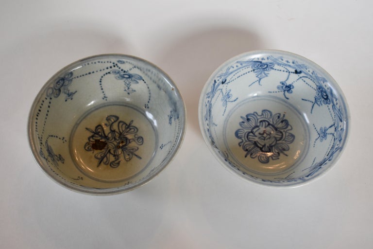Pair of Ming Dynasty Bowls with Pattern of Interlocking Hexagons For ...