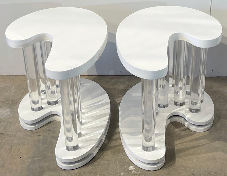 Pair of Modern White Lacquer and Lucite Column Boomerang Side Tables For Sale at 1stDibs