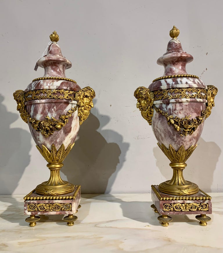 Pair of Neoclassic Paris Marble Vase For Sale at 1stDibs