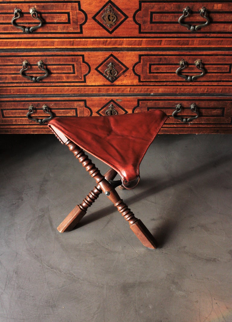 Pair of Folding Tripod Stools in Oakwood and Leather For Sale at 1stDibs