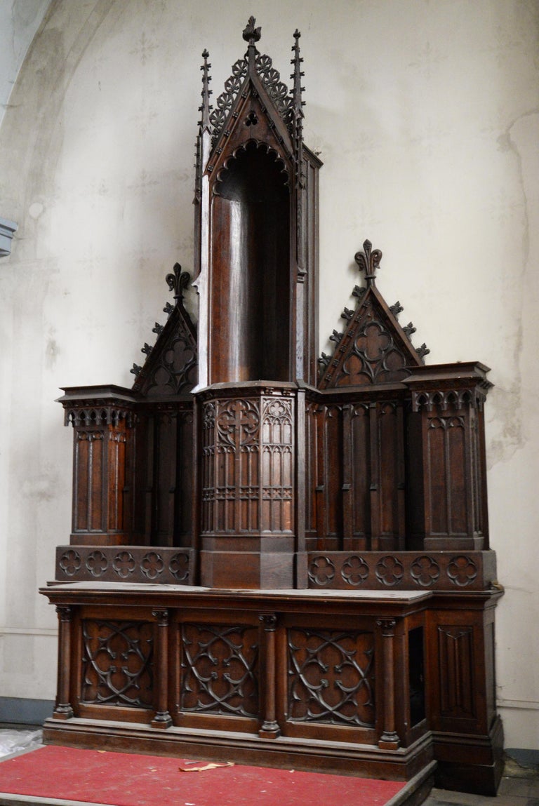 Pair of Old Oak Church Altars in the Neo-Gothic Style For Sale at 1stDibs