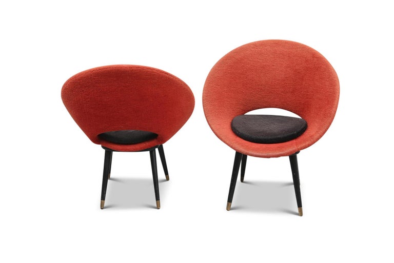 Pair of Organic Circle Lounge Chairs For Sale at 1stDibs