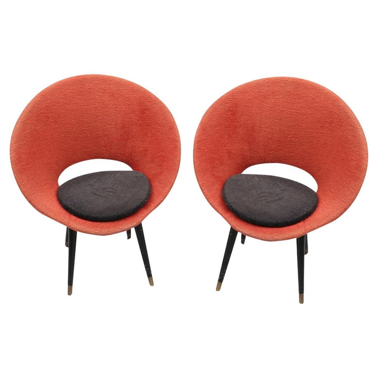 Pair of Organic Circle Lounge Chairs For Sale at 1stDibs