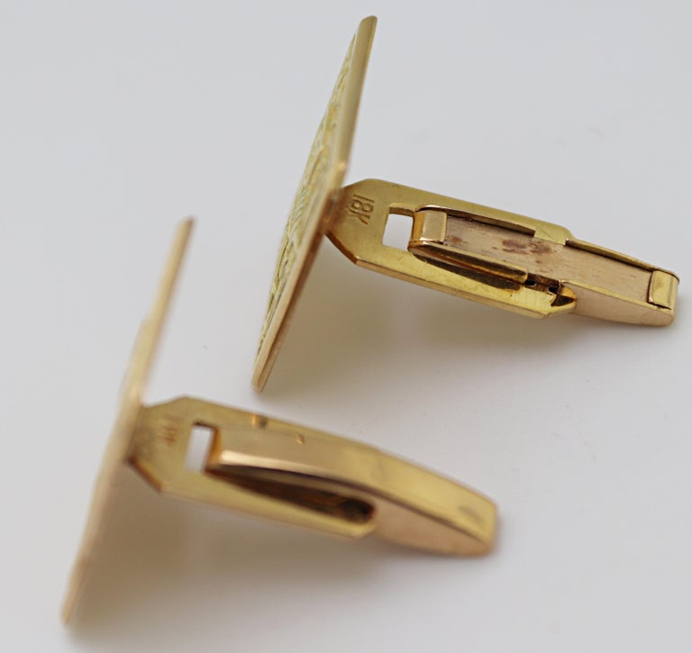 Pair of Peruvian 18K Yellow Gold Cufflinks For Sale at 1stDibs