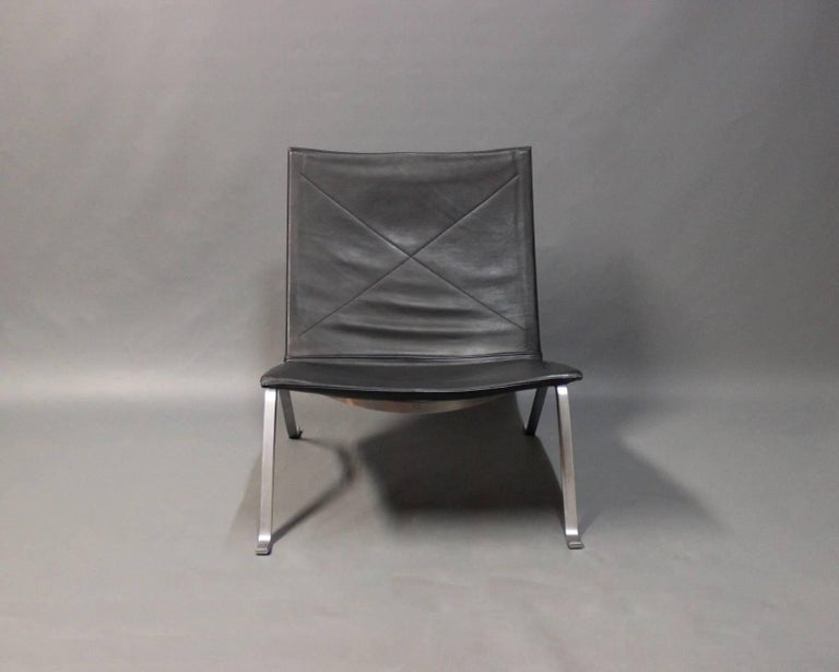 Pair of PK22 Chairs by Poul Kjærholm and Fritz Hansen, 1989 at 1stDibs