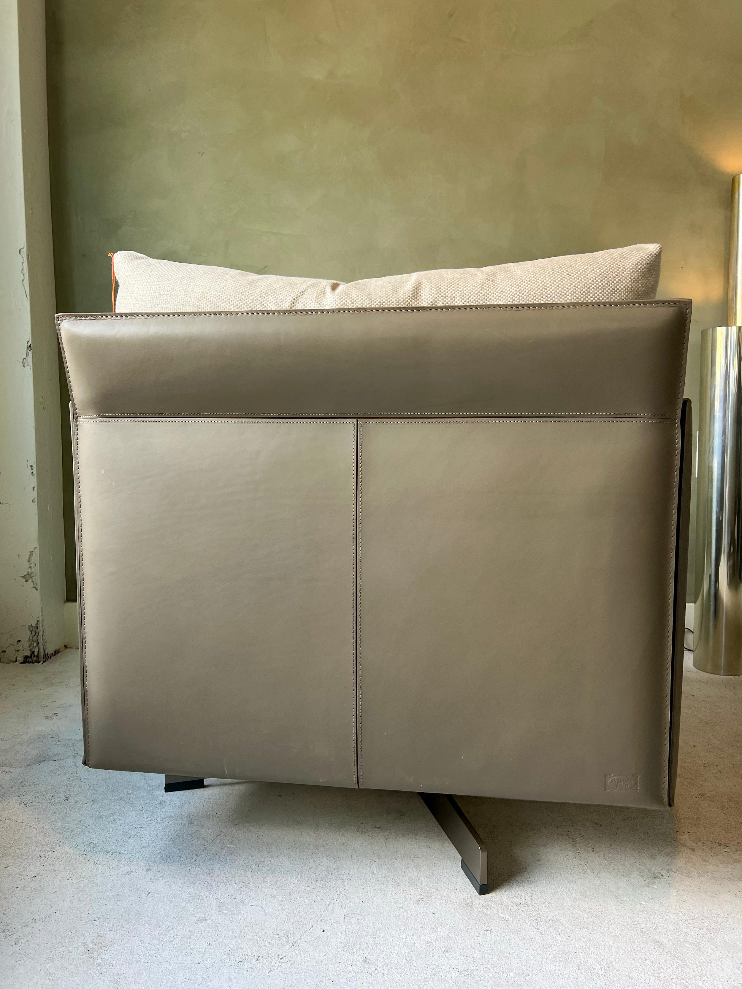 Pair of Poltrona Frau Grantorino Swivel Lounge Chairs For Sale at 1stDibs