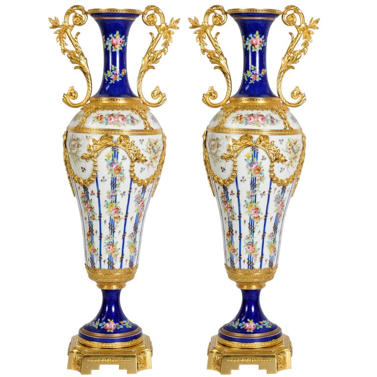 Pair of Porcelain of Sèvres Vases For Sale at 1stDibs