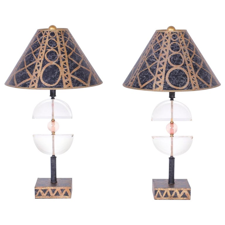 Pair of Postmodern Lucite Table Lamps For Sale at 1stDibs