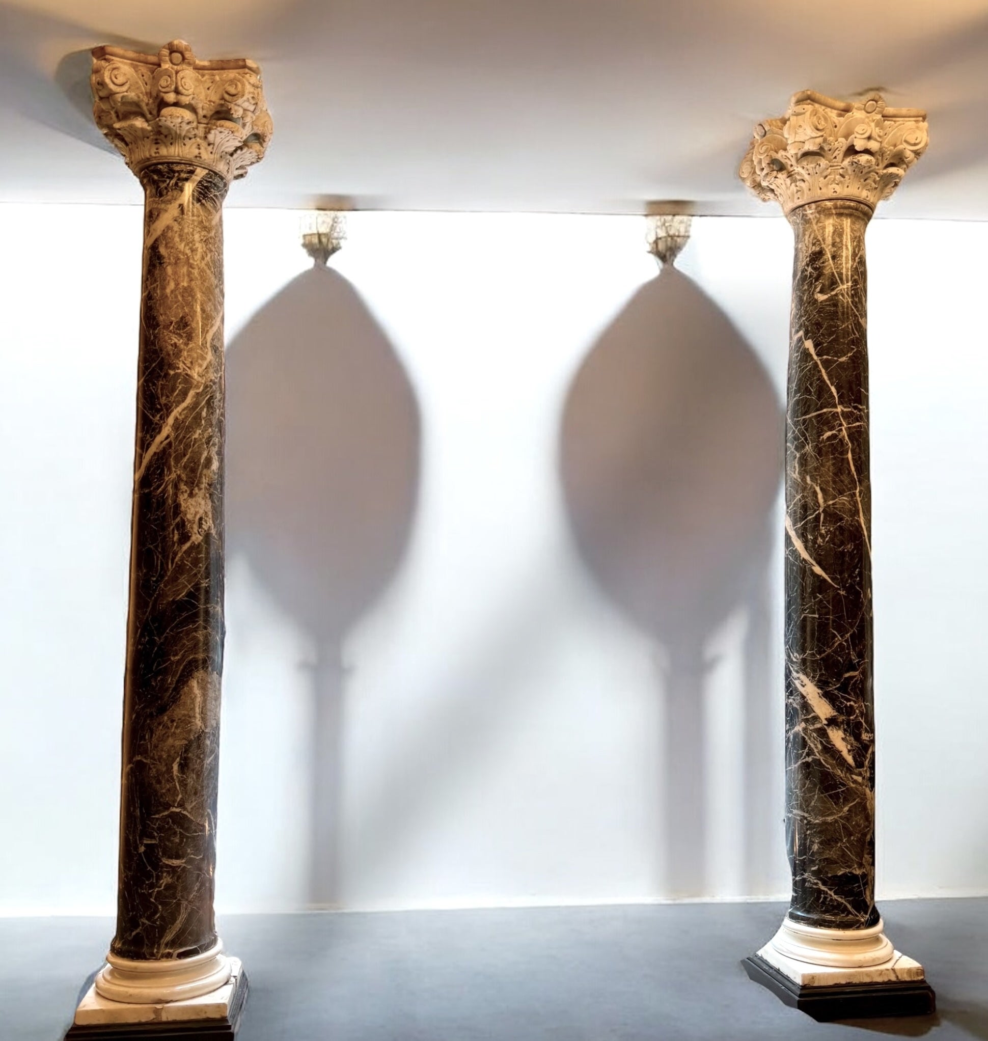 Pair of Rare Italian 18' Century Marble Columns For Sale at 1stDibs