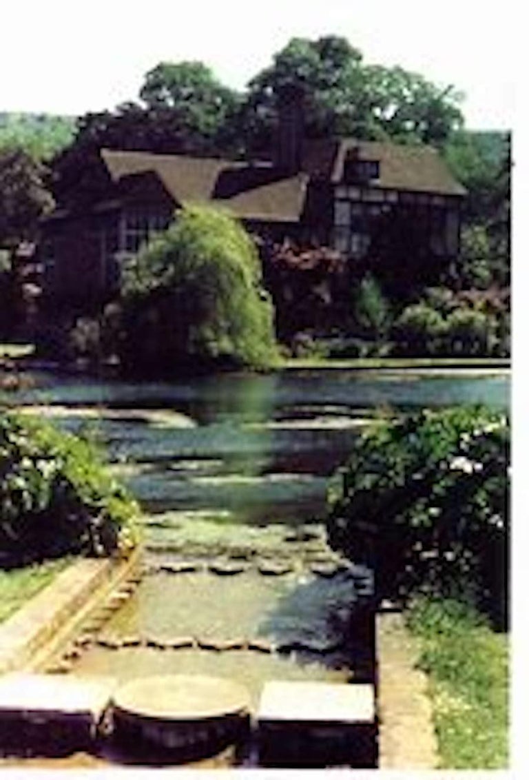 Pair of Sir Edwin Lutyens Stone Urns on Plinths, England, circa 1900 at ...