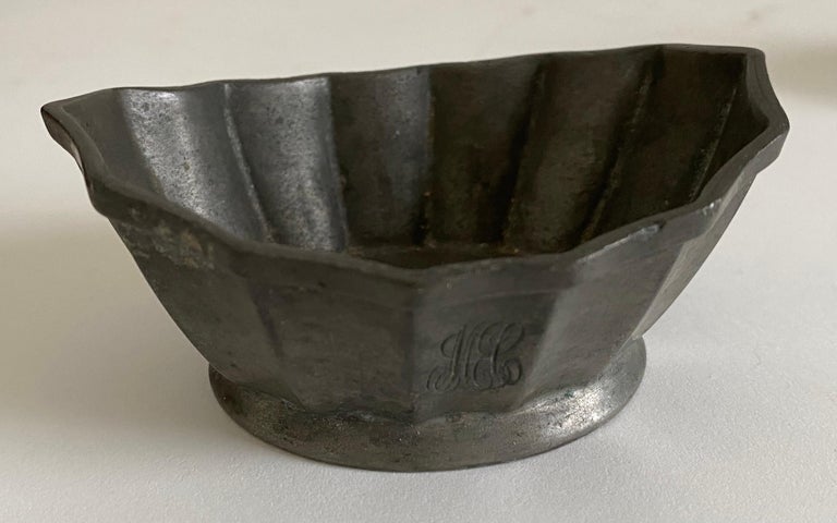 Pair of Small Antique Pewter Dishes For Sale at 1stDibs