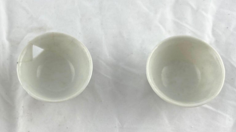 Pair of Small Chinese Cups, Early 19th C For Sale at 1stDibs