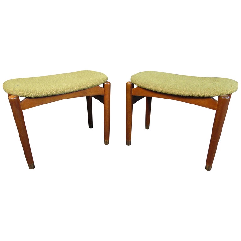 Pair of Small Mid-Century Modern Stools For Sale at 1stDibs