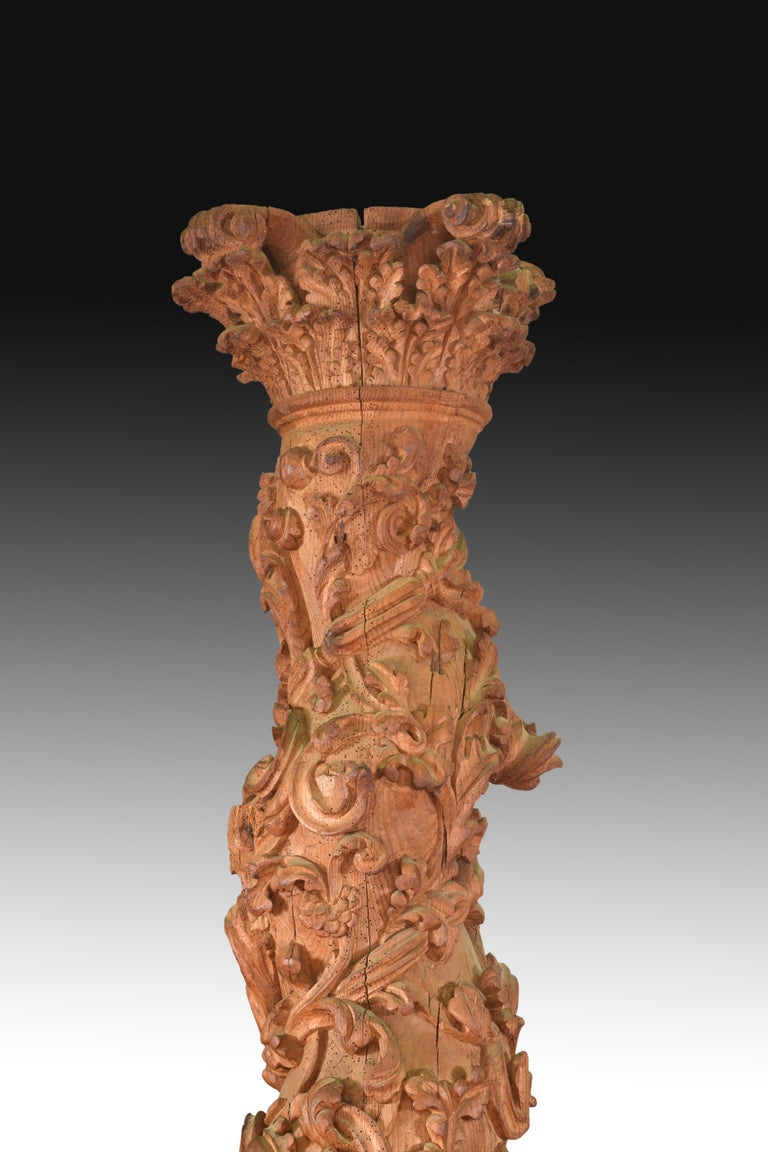 Pair of Solomonic Columns, Pinewood, 17th Century For Sale at 1stDibs