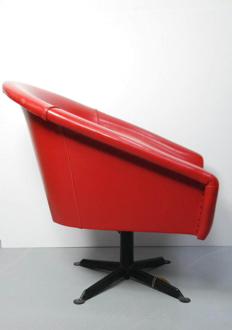 Pair of Space Age Red Swivel Armchairs, 1960s For Sale at 1stDibs