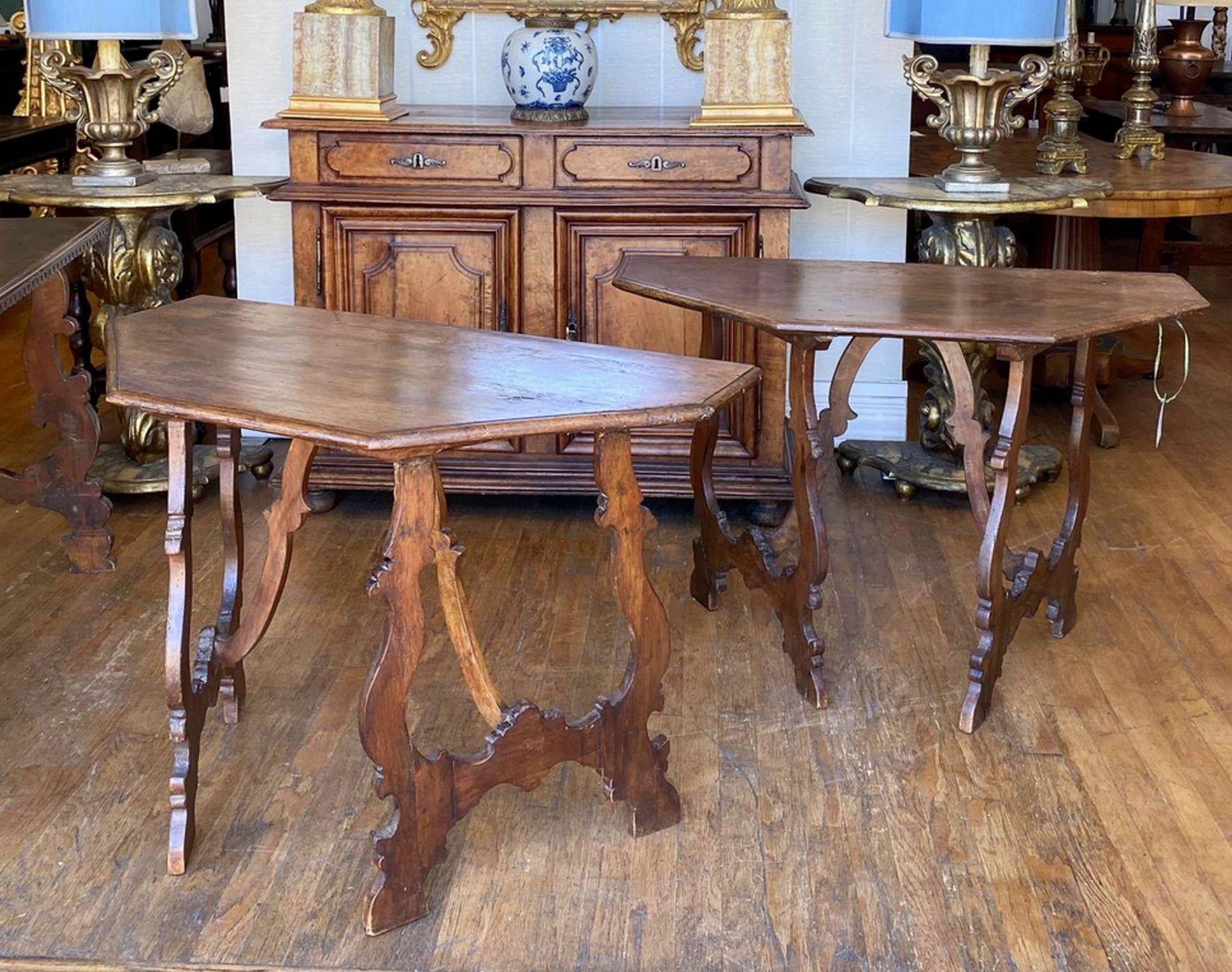 Pair of Tuscan Walnut Consoles, circa 1740 For Sale at 1stDibs