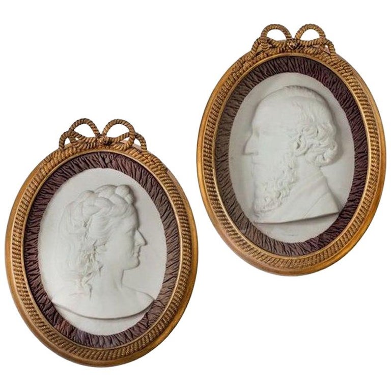 Pair of Victorian Marble Portrait Plaques For Sale at 1stDibs