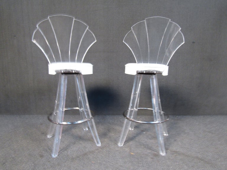 Pair of Vintage Bar Stools in Lucite and Vinyl For Sale at 1stDibs