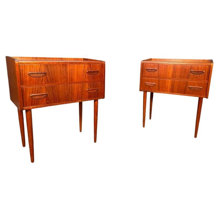 Pair of Vintage Danish Mid-Century Modern Teak Nightstands For Sale at ...