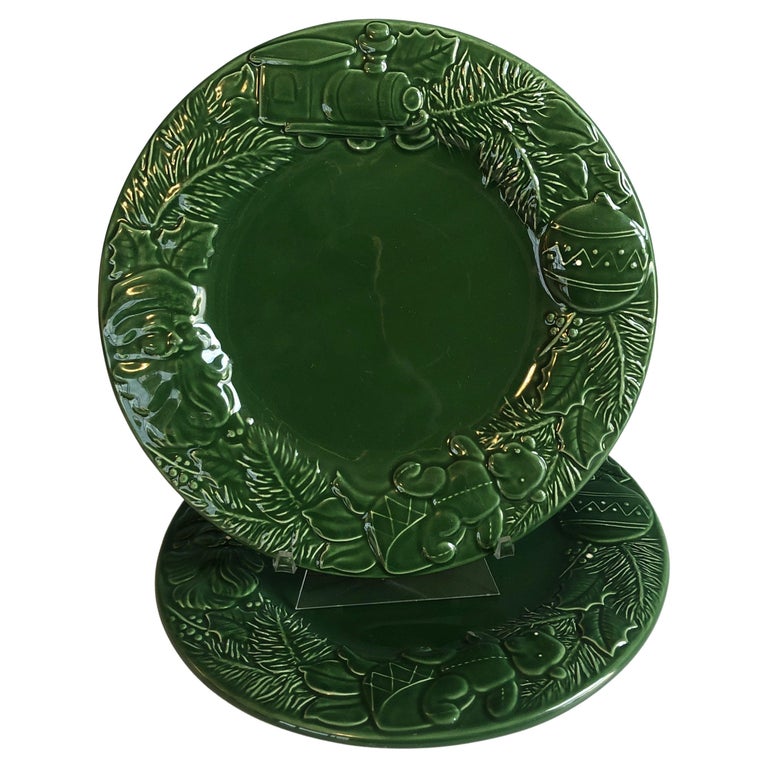 Pair of Vintage Green Ceramic Holiday Plates at 1stDibs