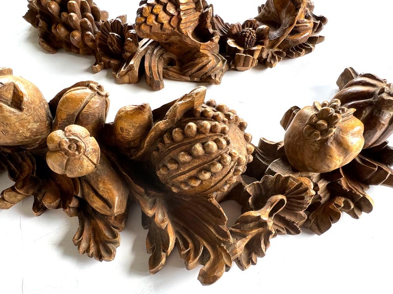 Pair of Well-Carved French Boiserie Swag Appliques For Sale at 1stDibs
