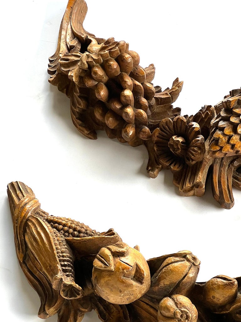 Pair of Well-Carved French Boiserie Swag Appliques For Sale at 1stDibs