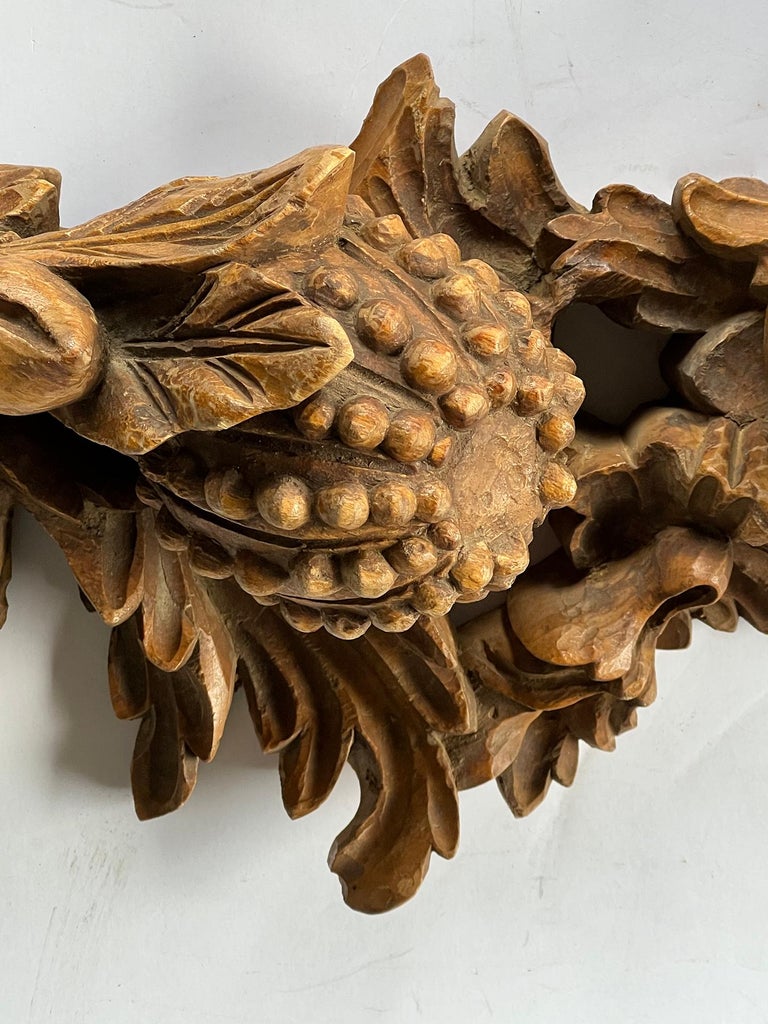 Pair of Well-Carved French Boiserie Swag Appliques For Sale at 1stDibs
