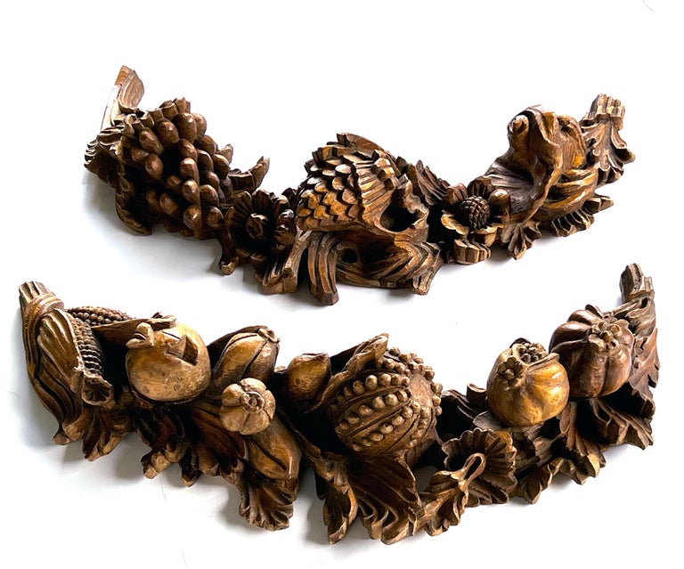 Pair of Well-Carved French Boiserie Swag Appliques For Sale at 1stDibs