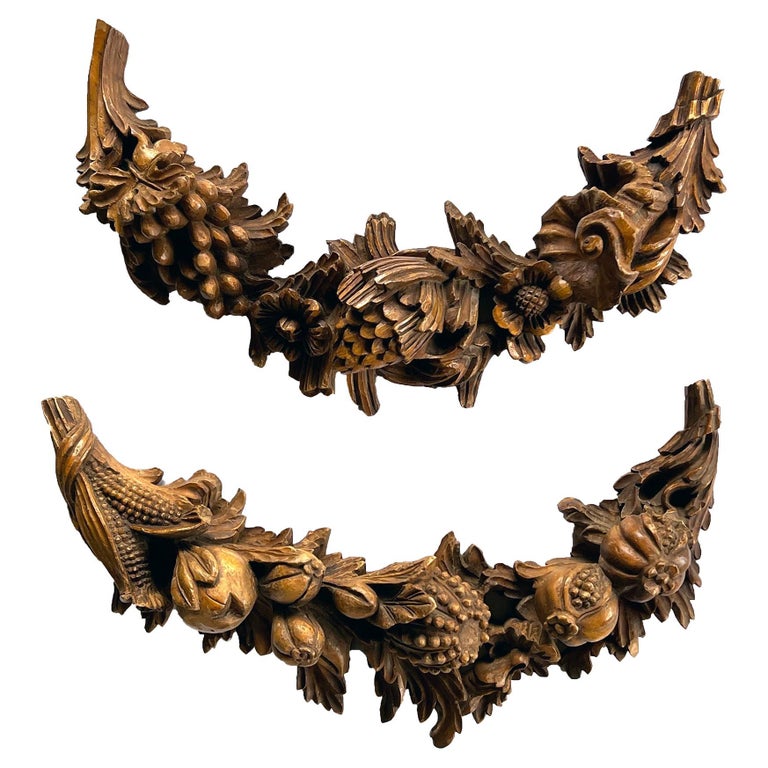 Pair of Well-Carved French Boiserie Swag Appliques For Sale at 1stDibs