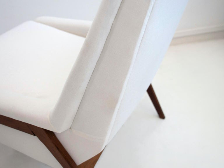 Pair of White Armchairs with Stained Oak Frame For Sale at 1stDibs