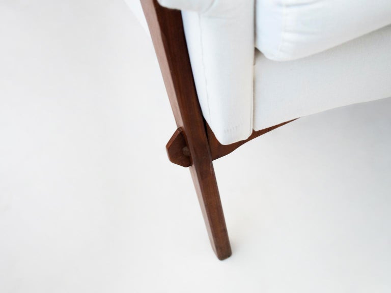 Pair of White Armchairs with Stained Oak Frame For Sale at 1stDibs