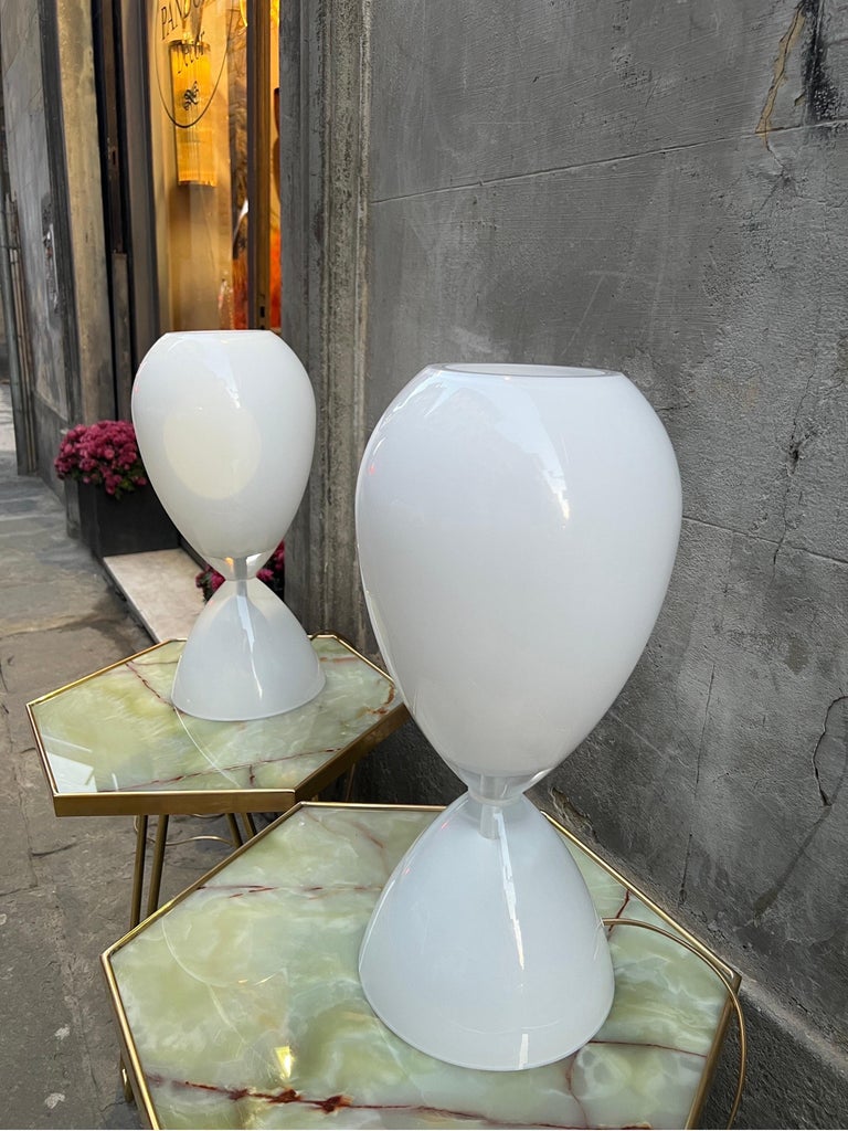 Pair of White Murano Glass Hourglass Table Lamps, 1950s For Sale at 1stDibs