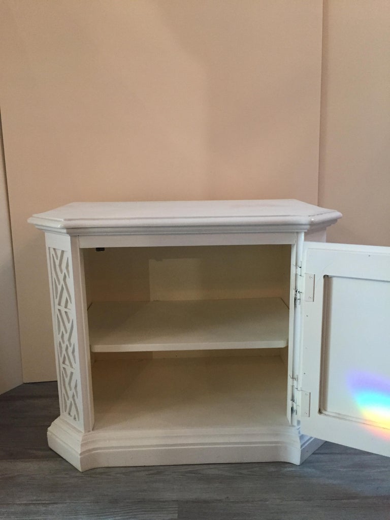 Pair of White Painted and Mirrored Glamorous Hollywood Regency ...