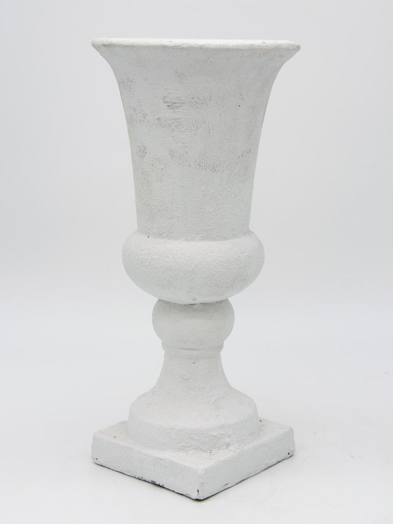 Pair of White Urns For Sale at 1stDibs