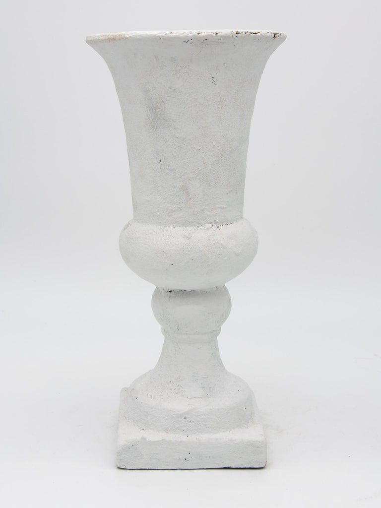 Pair of White Urns For Sale at 1stDibs
