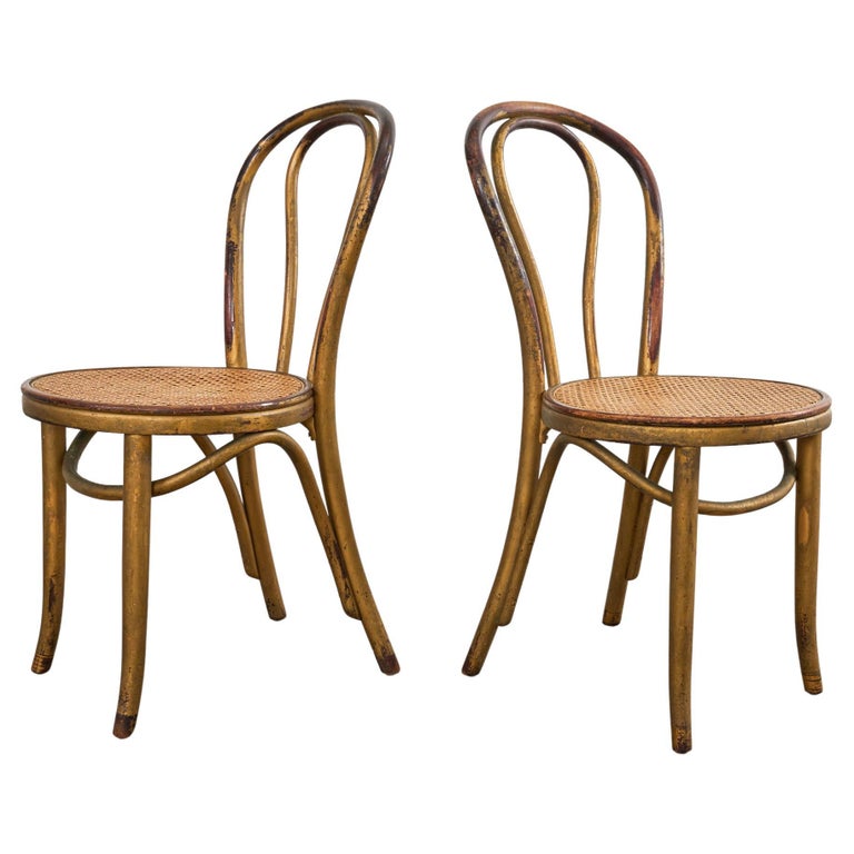 Paire de chaises de salle à manger bistro en bois cintré Thonet n° 18 En vente sur 1stDibs