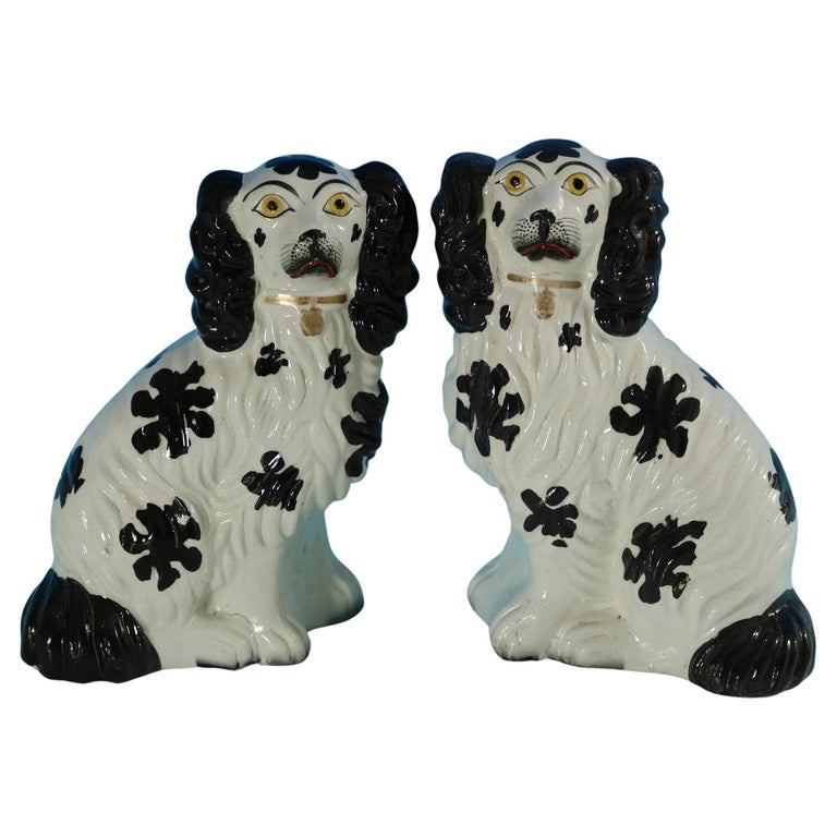 Pair Staffordshire Pottery Black and White Spaniels For Sale at 1stDibs